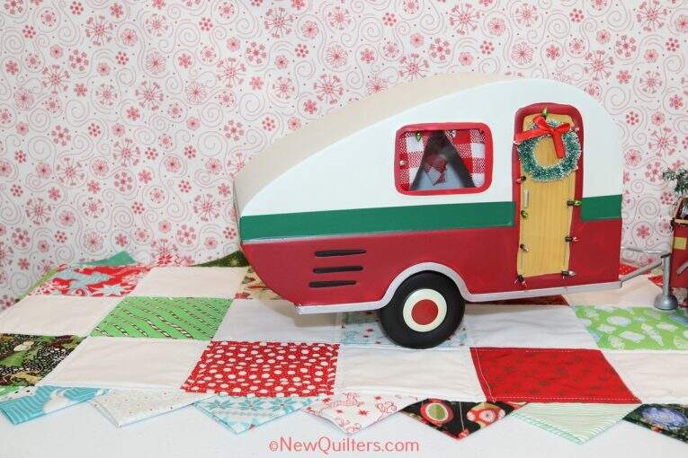 Simple Table Runner with Prairie Points - New Quilters